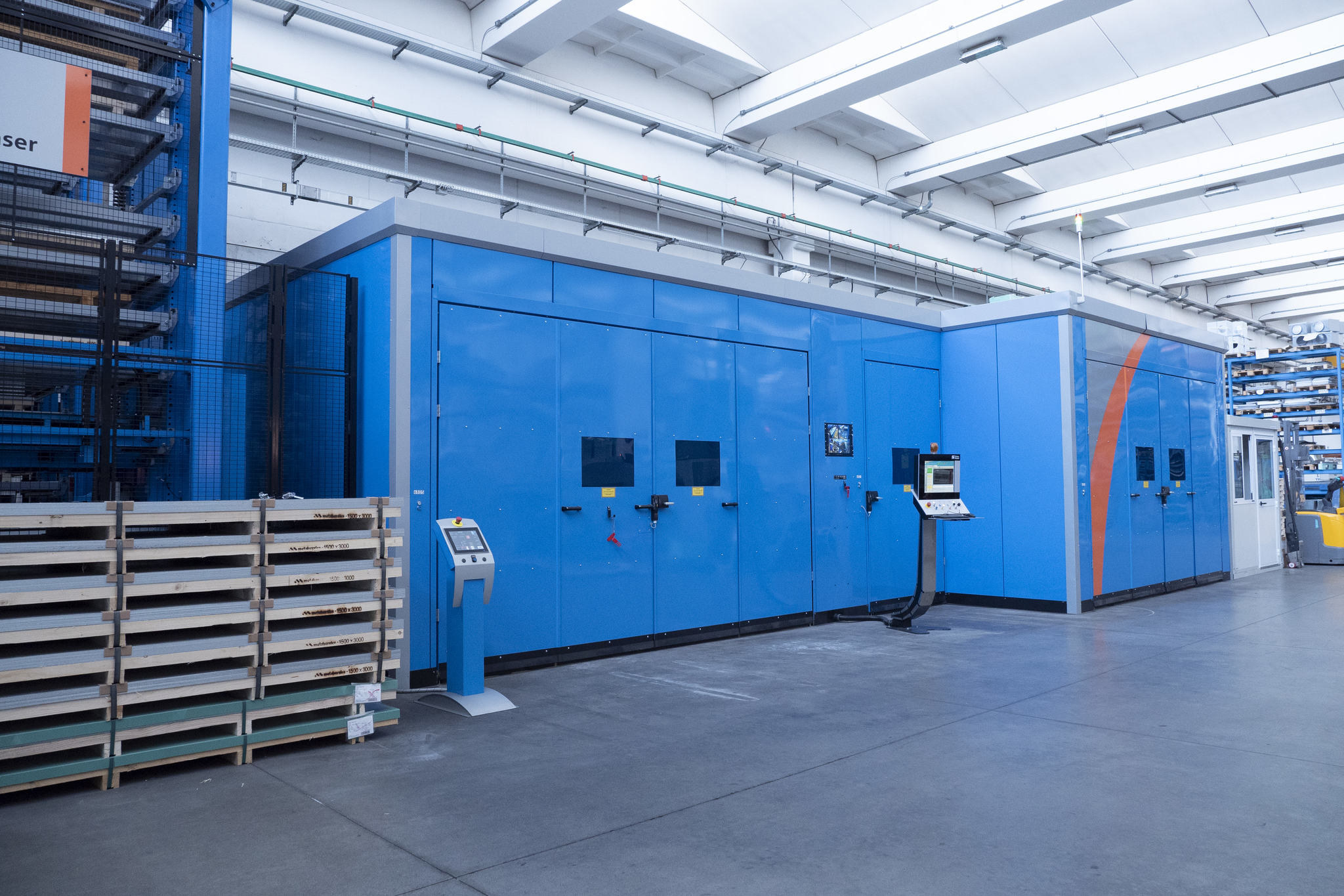 Automatic cutting, storing, and sorting, with 850 million combinations | Prima Power